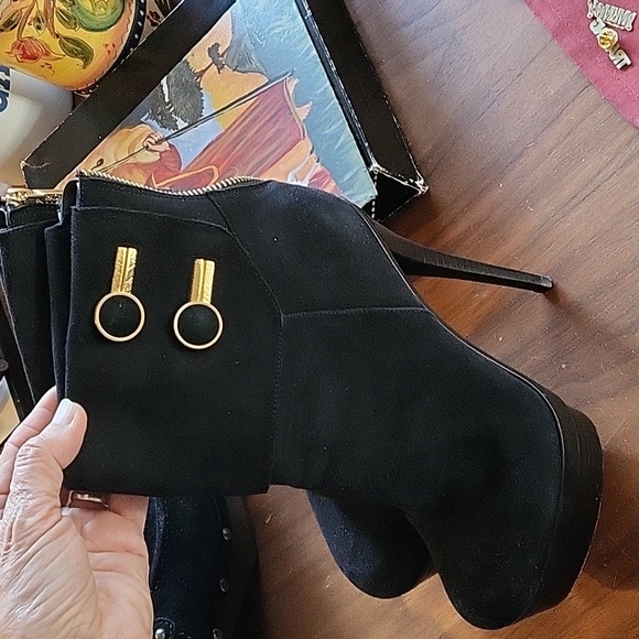 Rachel Zoe | Shoes | Gorgeous Rachel Zoe Dora Black Suede Leather 8m ...